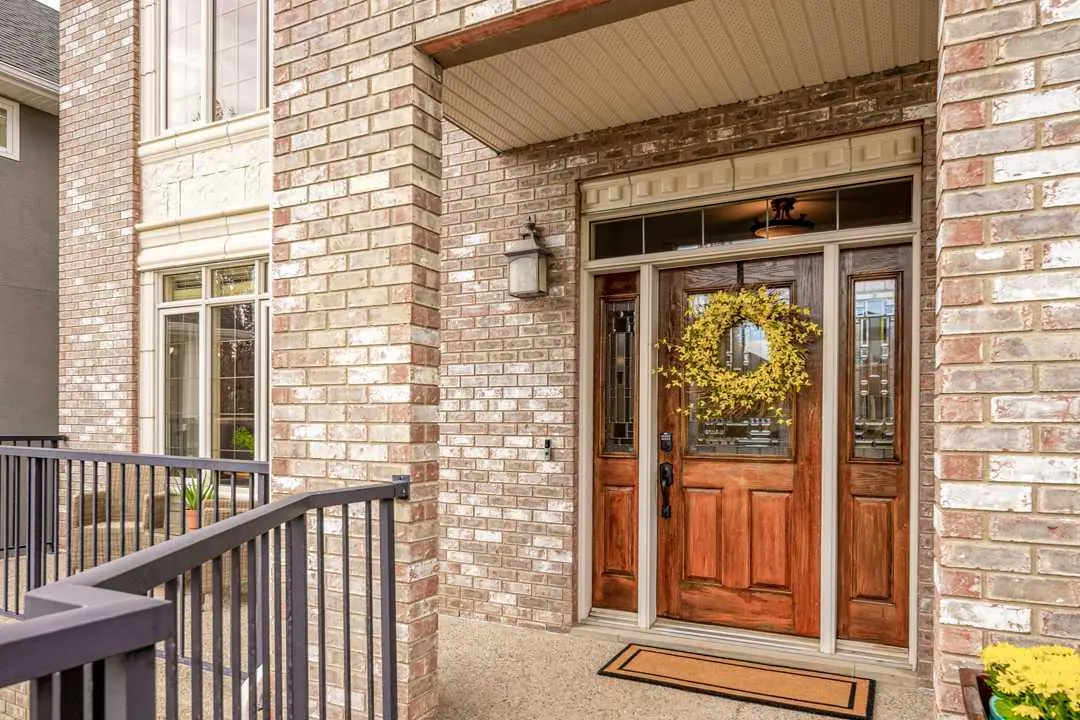 28 Aspen Meadows Green SW, Calgary, Alberta Sold History | HouseSigma