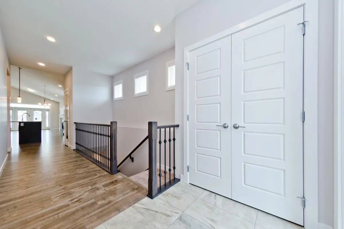 231 Versant Grove SW, Calgary, Alberta Sold History | HouseSigma