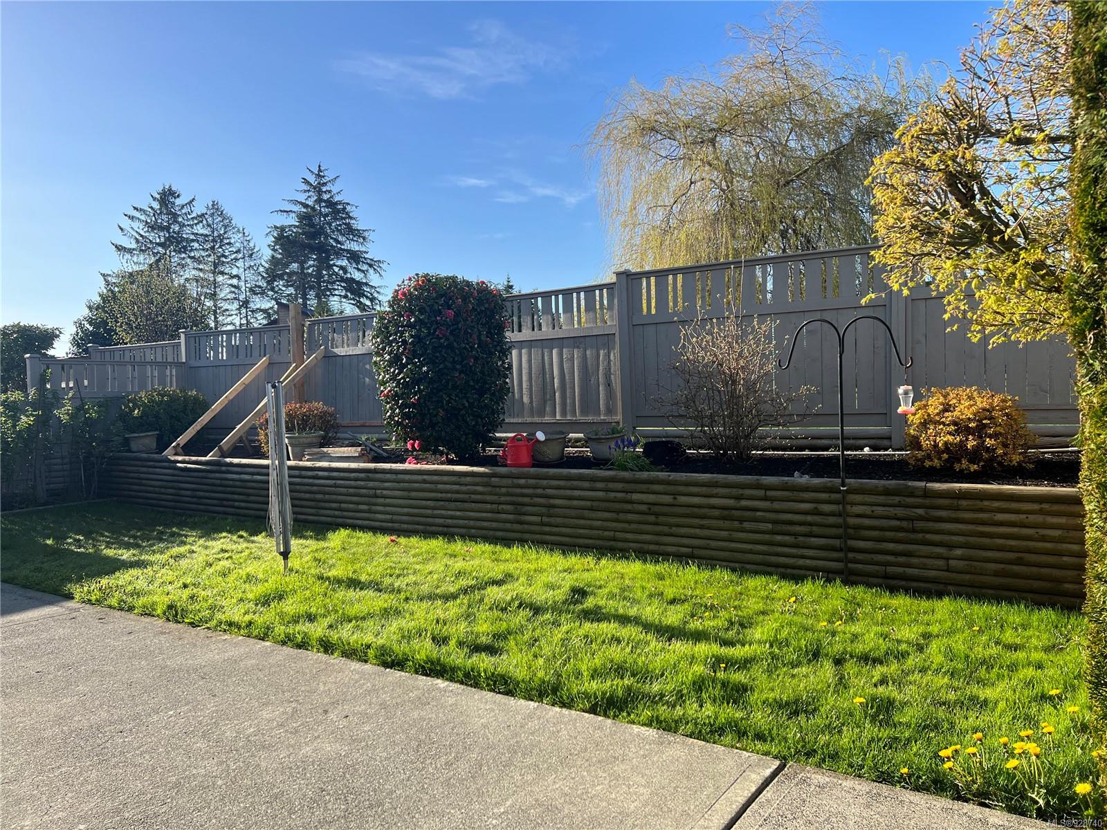 87 Cherry Tree Lane, Campbell River, British Columbia V9W1A1 Sold ...