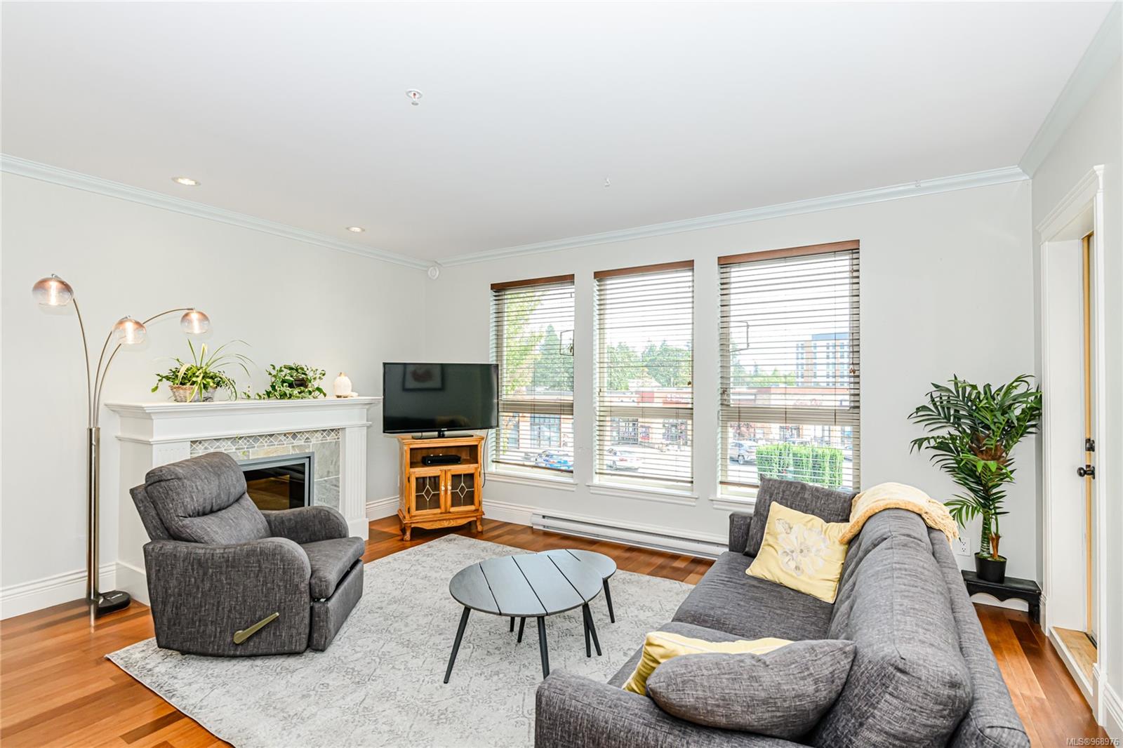 201 - 755 Goldstream Ave, Langford, British Columbia V9B0H9 For Sale ...